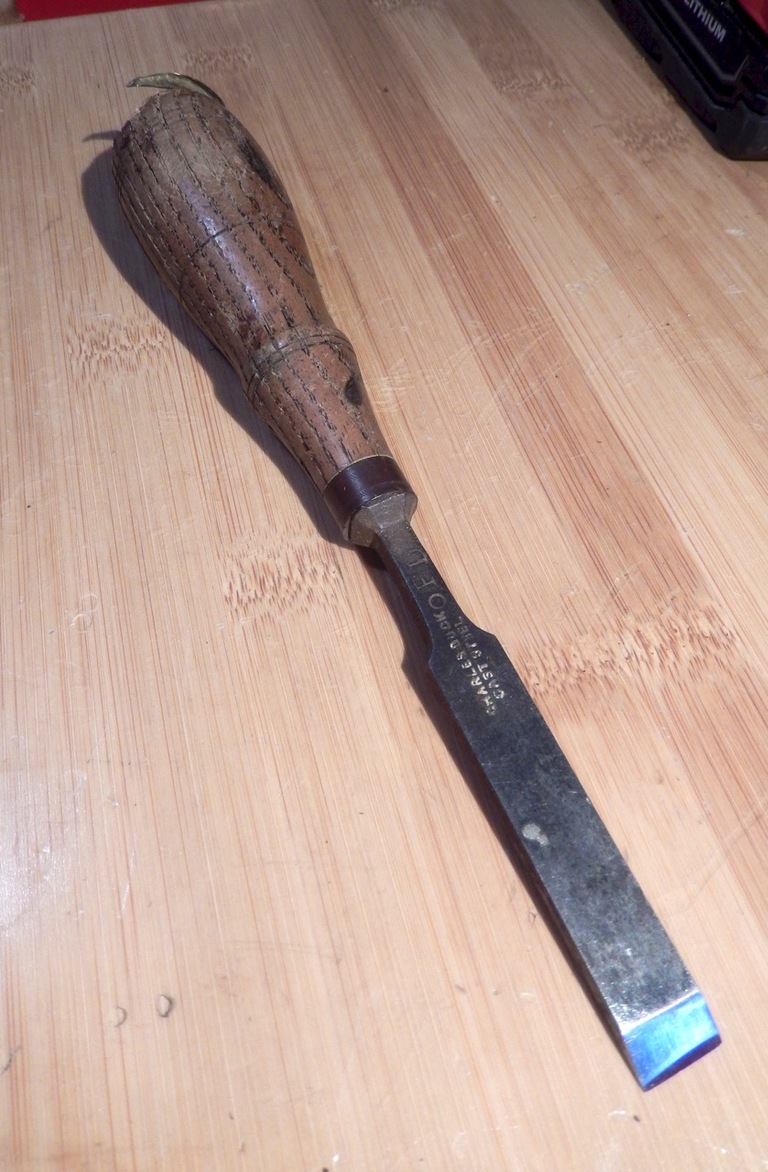Restoring a Beaten Up Chisel Handle | Popular Woodworking