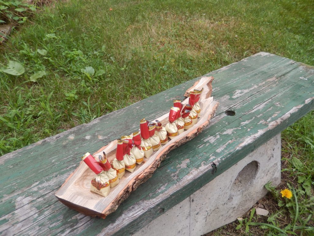 Carving a live edge bowl | Popular Woodworking