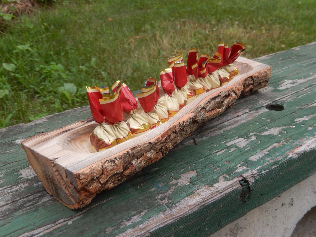 Carving a live edge bowl | Popular Woodworking