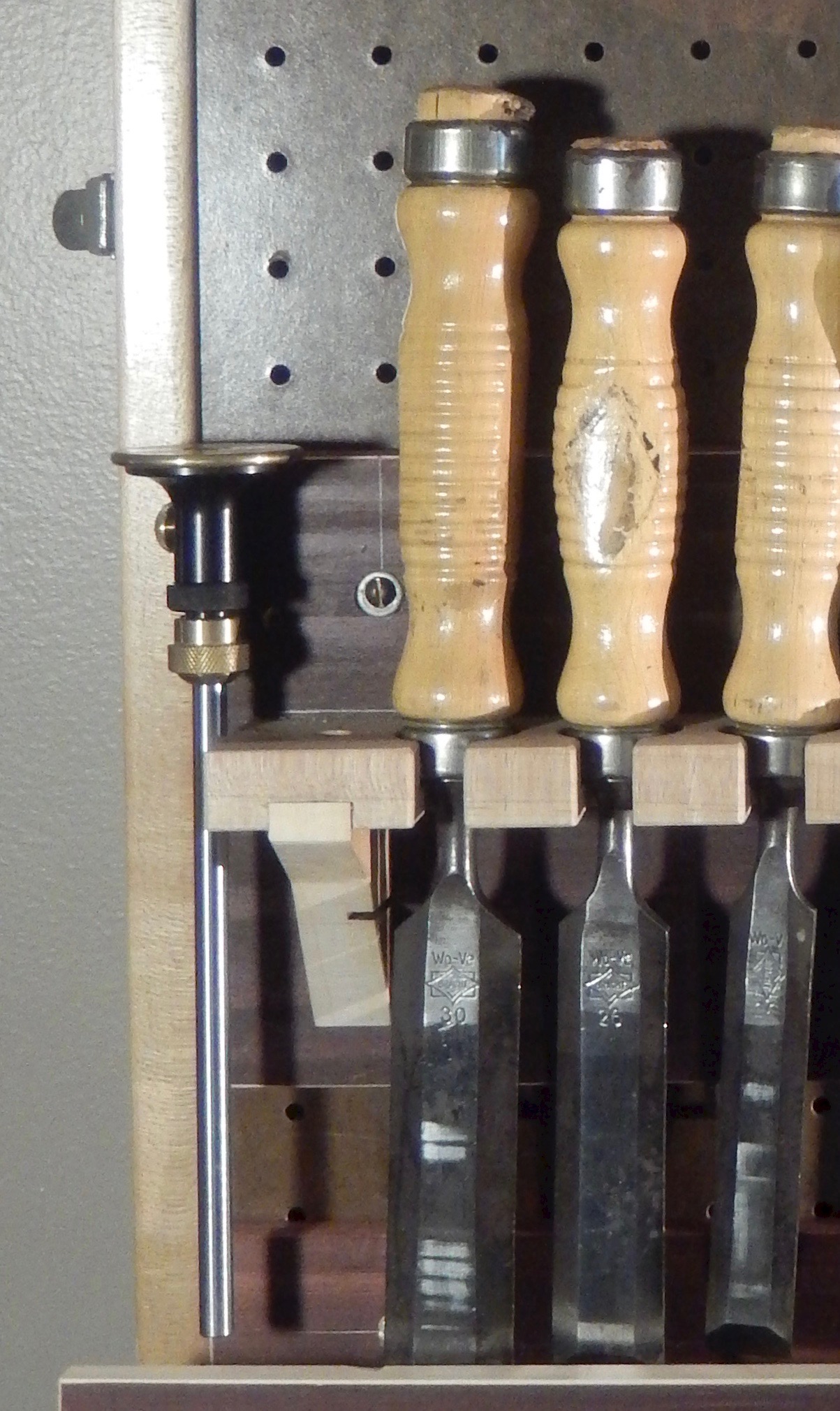 A Chisel Rack for a Peg Board Tool Cabinet, Part 3 | Popular Woodworking