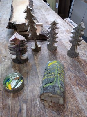 A Holiday Tree From Half a Branch | Popular Woodworking