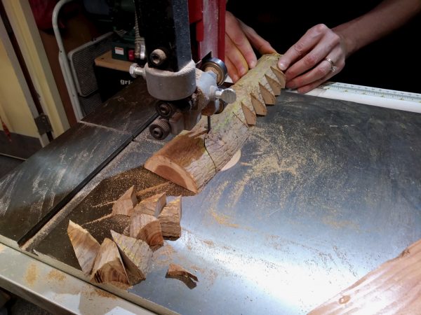 A Holiday Tree From Half a Branch | Popular Woodworking