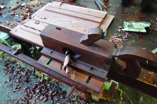 Carve a Classic Linenfold Panel | Popular Woodworking