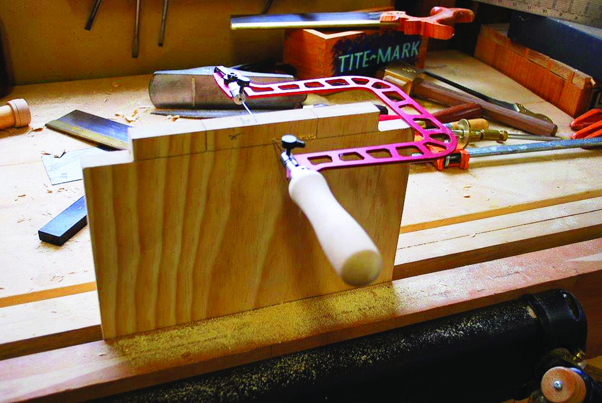 Painted Bucket Bench | Popular Woodworking