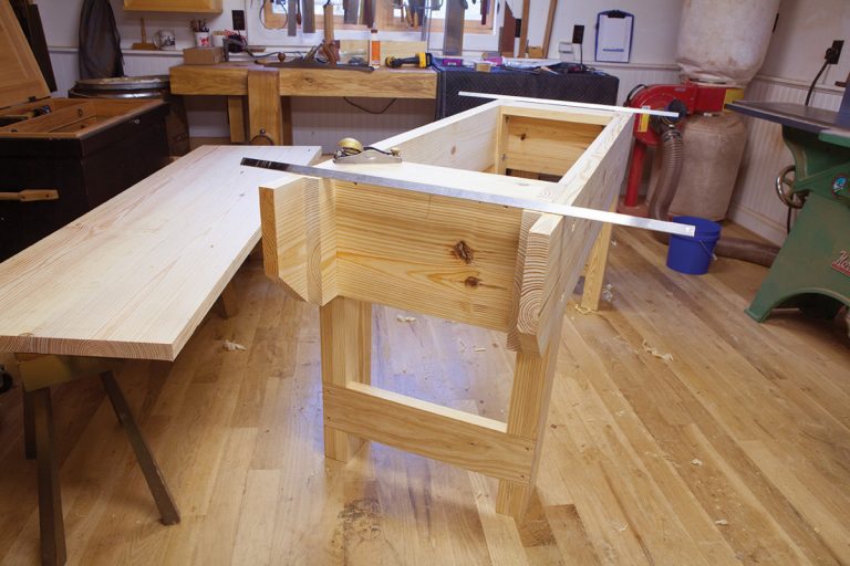 Knockdown English Workbench | Popular Woodworking