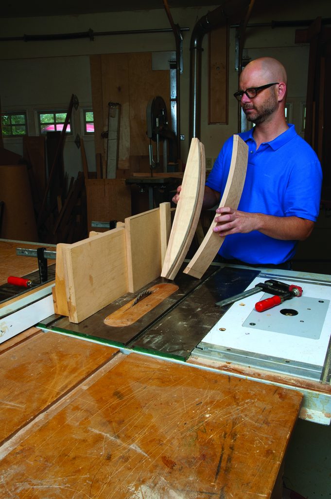 Bow-front Entry Table | Popular Woodworking