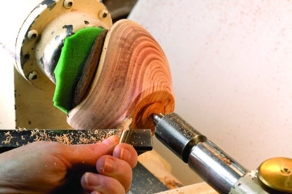 How to Turn a Live Edge Bowl | Popular Woodworking