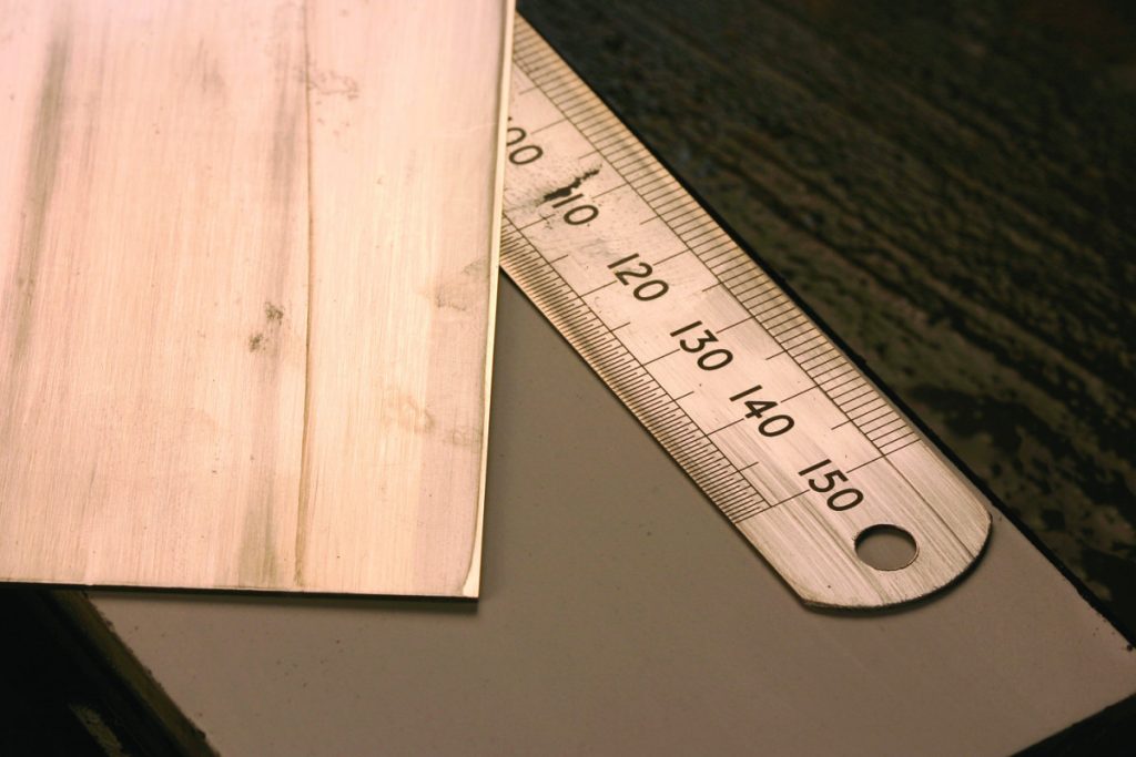 A Better Way to Sharpen Scrapers | Popular Woodworking