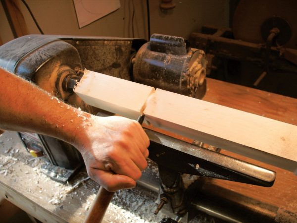 Colonial Bench | Popular Woodworking