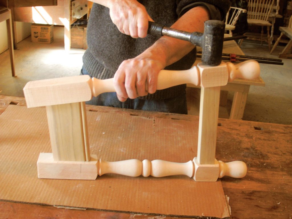 Colonial Bench | Popular Woodworking