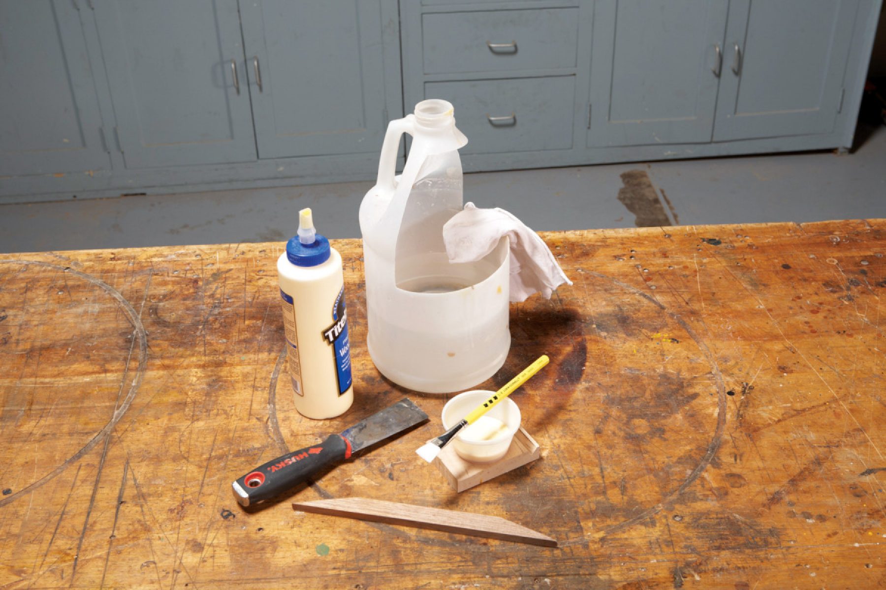 Self-Storing Glue Kit | Popular Woodworking