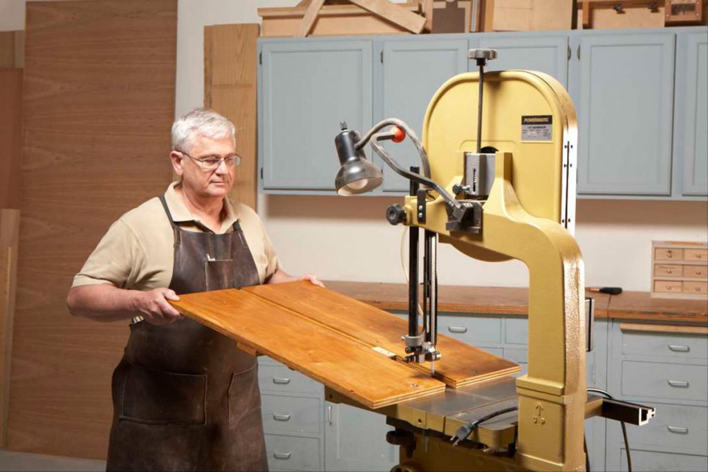 Adjustable Circle-Cutting Jig | Popular Woodworking