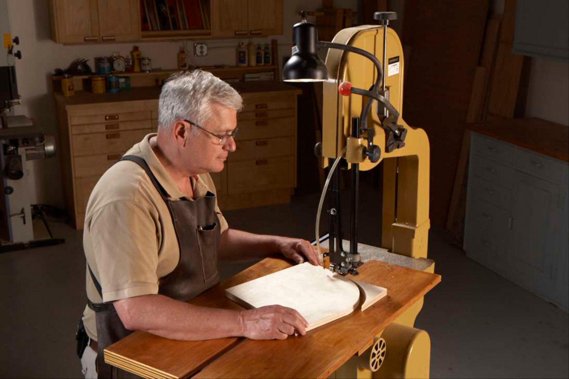 Adjustable Circle-Cutting Jig | Popular Woodworking