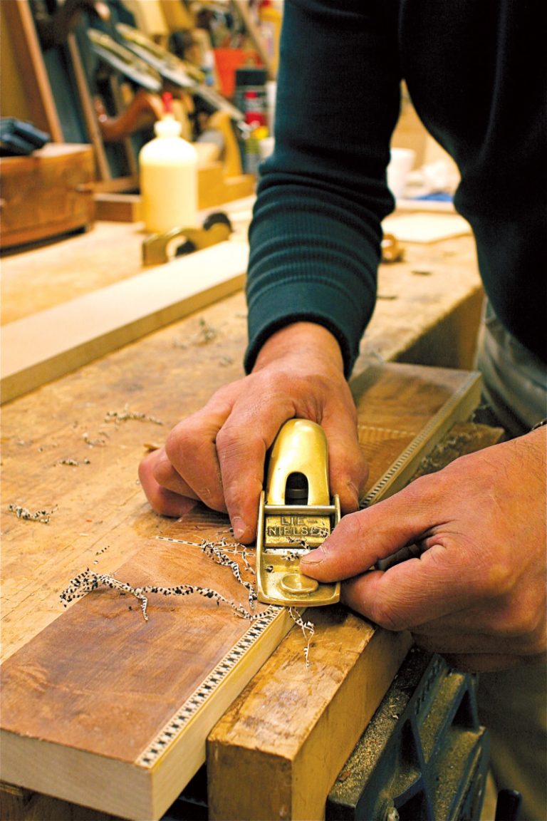 Veneering the Curve | Popular Woodworking