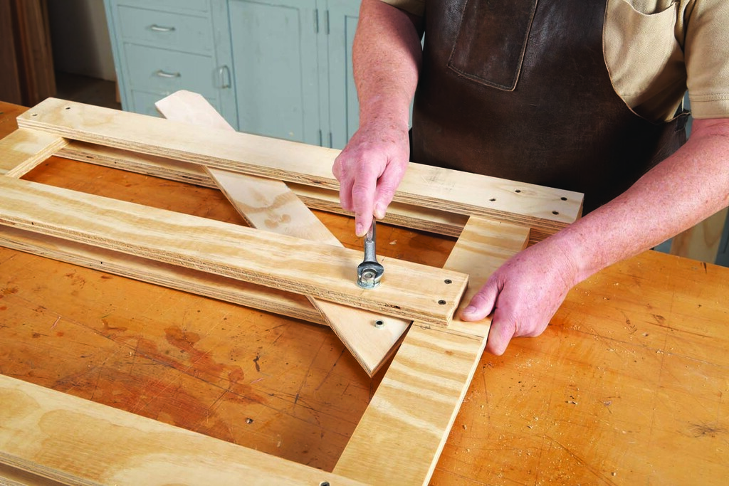 Power Tool-Friendly Bench | Popular Woodworking
