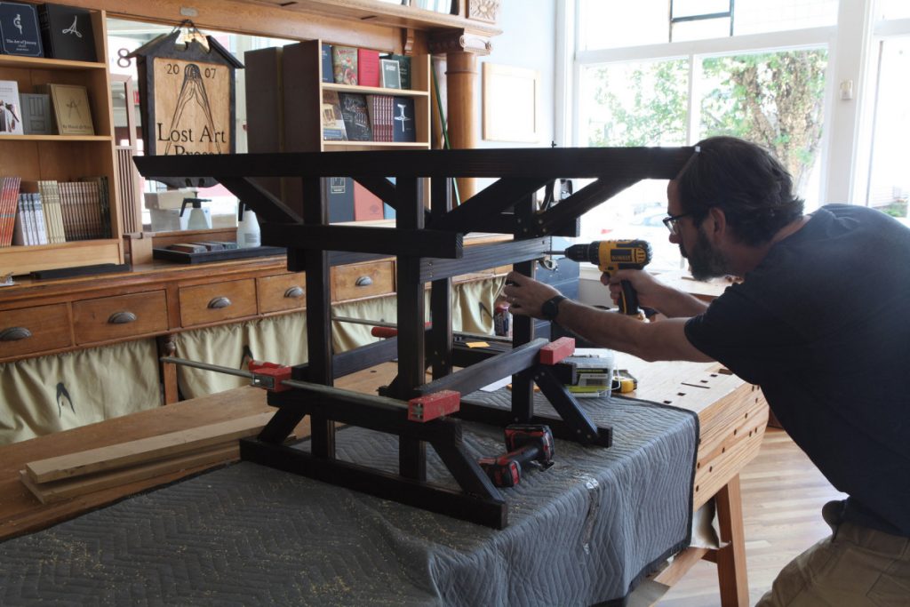 An ExpERimENTAL Table | Popular Woodworking