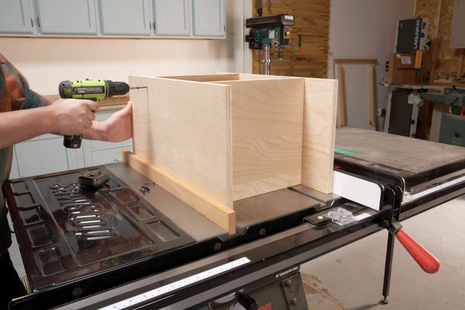 Tablesaw Assembly Clamp | Popular Woodworking