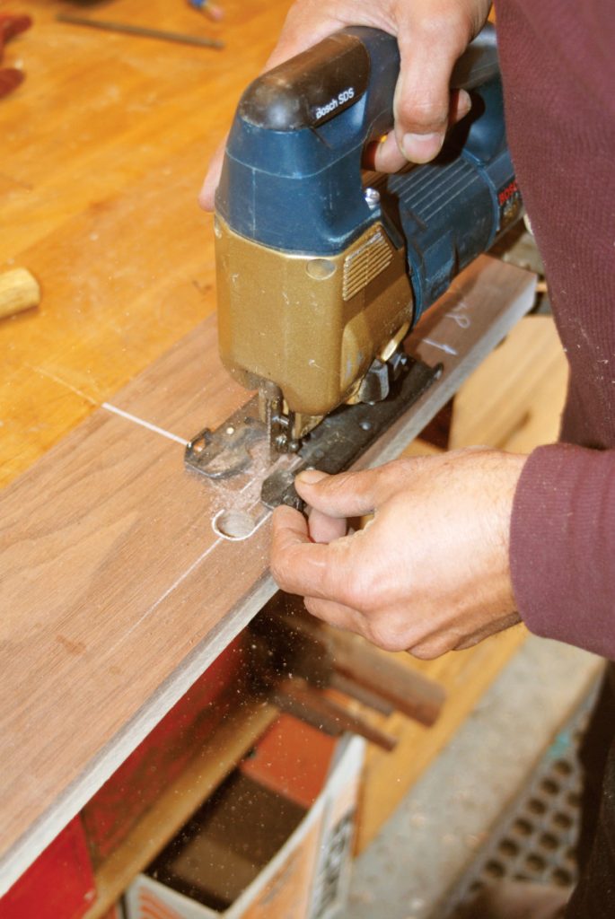Walnut Chest of Drawers | Popular Woodworking