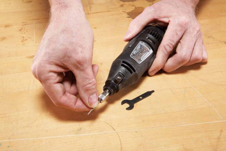 Line and Berry Inlay | Popular Woodworking