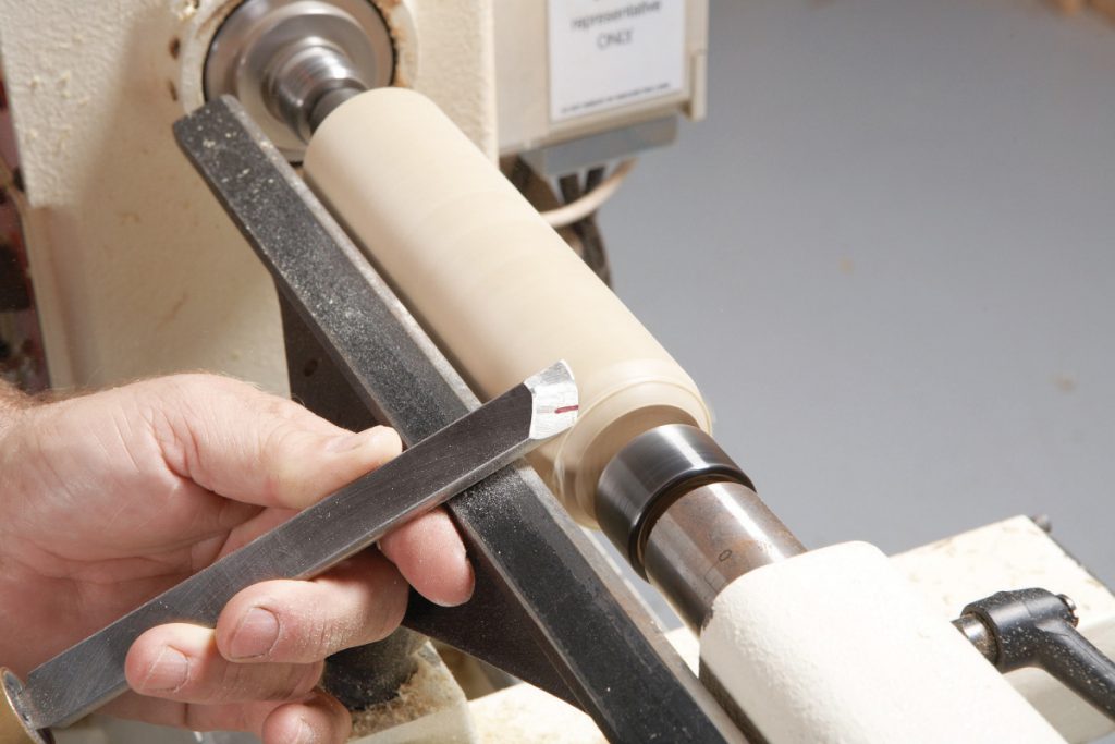 Rolling Cuts with a Skew Chisel | Popular Woodworking