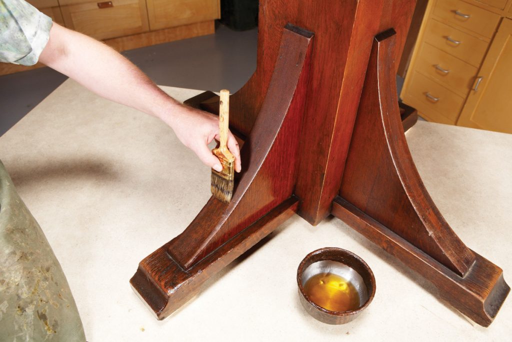 Restore a Round Oak Table | Popular Woodworking