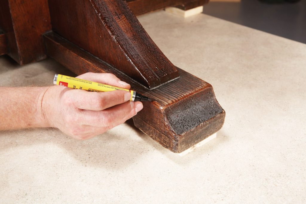 Restore a Round Oak Table | Popular Woodworking