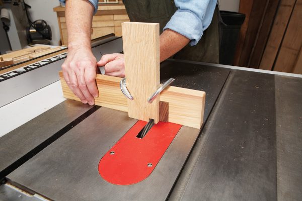 Adjustable Box Joint Jig | Popular Woodworking