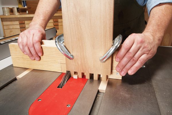 Adjustable Box Joint Jig | Popular Woodworking