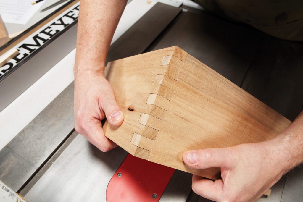 Adjustable Box Joint Jig | Popular Woodworking