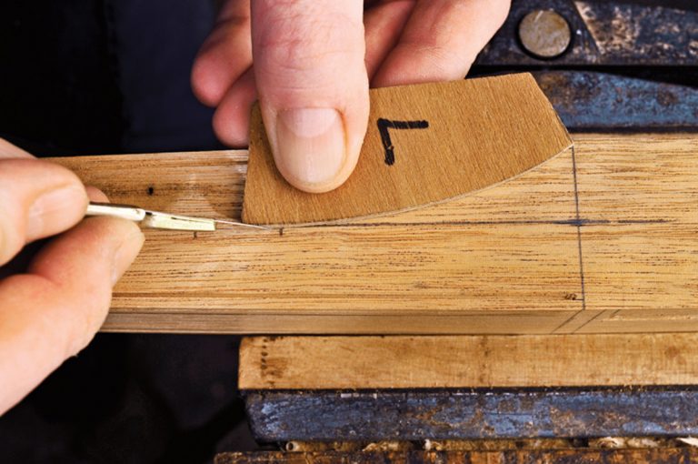 Federal-style Inlay Bellflowers & Stringing | Popular Woodworking