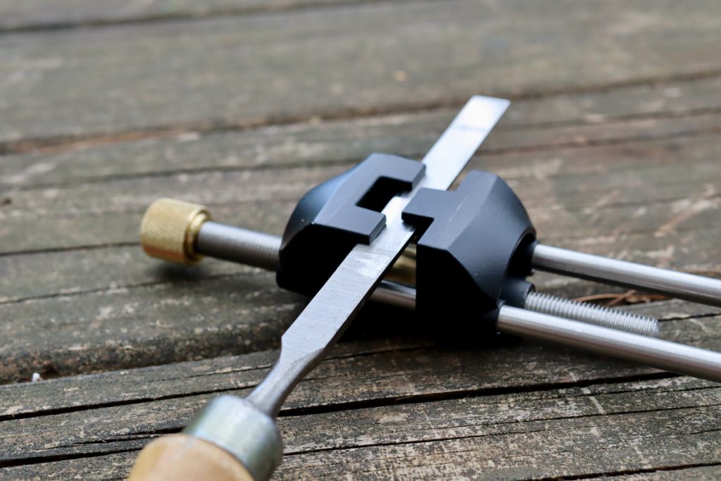 Veritas Side-Clamping Honing Guide Review | Popular Woodworking