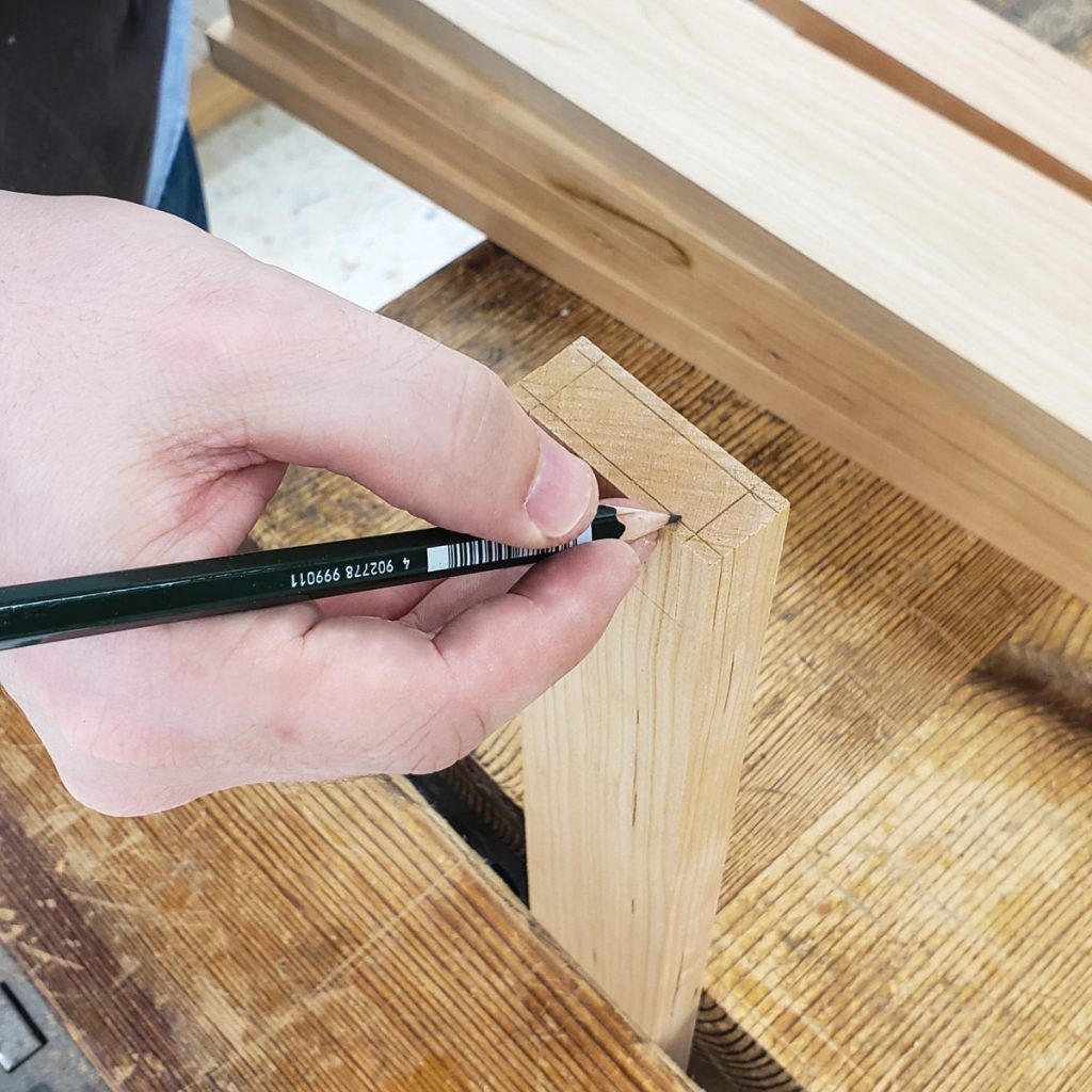 Shaker-Inspired Sewing Counter | Popular Woodworking