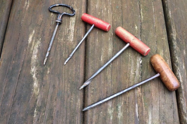 Gimlets and Other One-Hand Manual Drilling Tools | Popular Woodworking