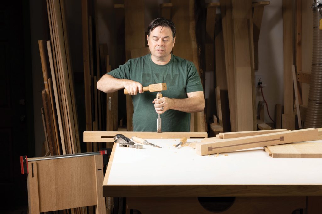 Bank Manager’s Desk | Popular Woodworking