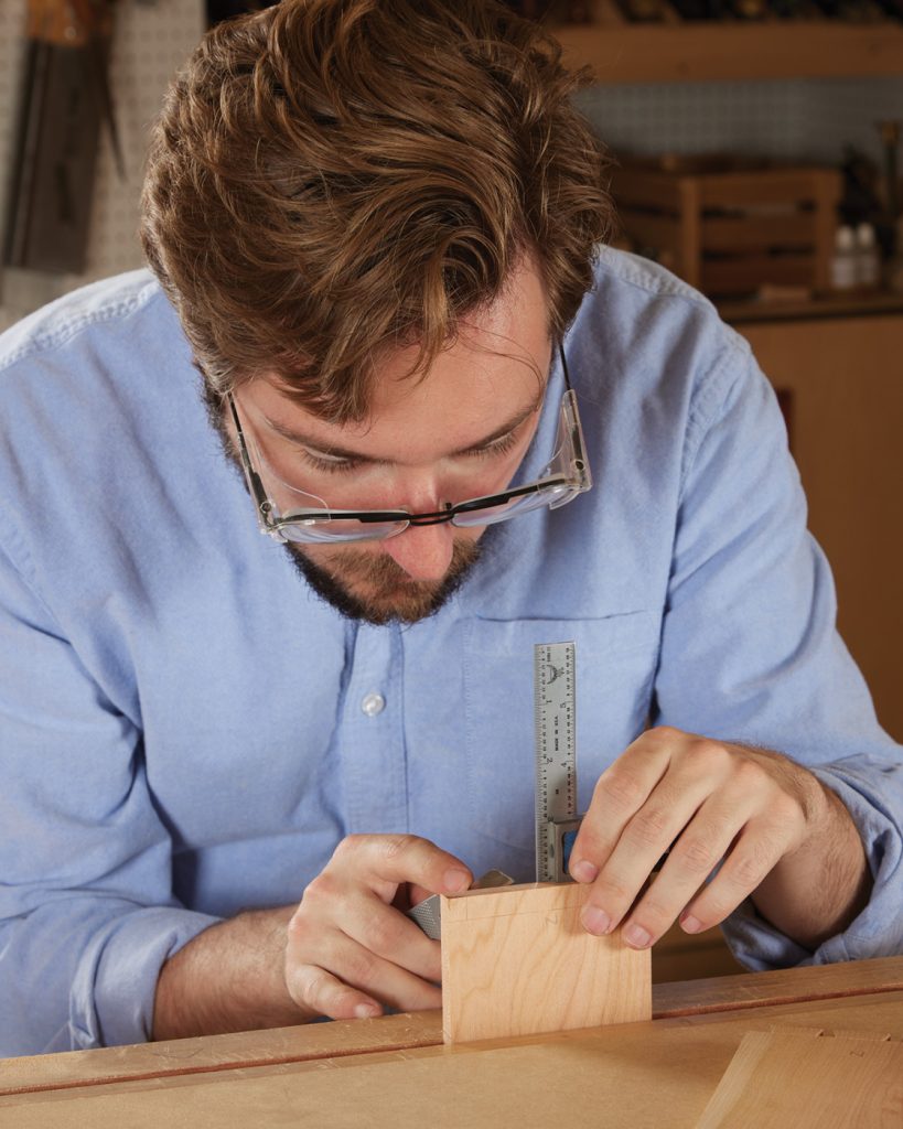 Veneered and Dovetailed Box | Popular Woodworking