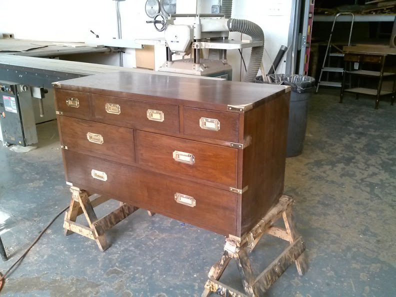 Installing Campaign chest hardware - part 6: Setting in the round ...