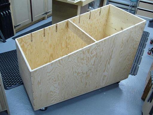 Adjustable Cutoff Bin | Popular Woodworking