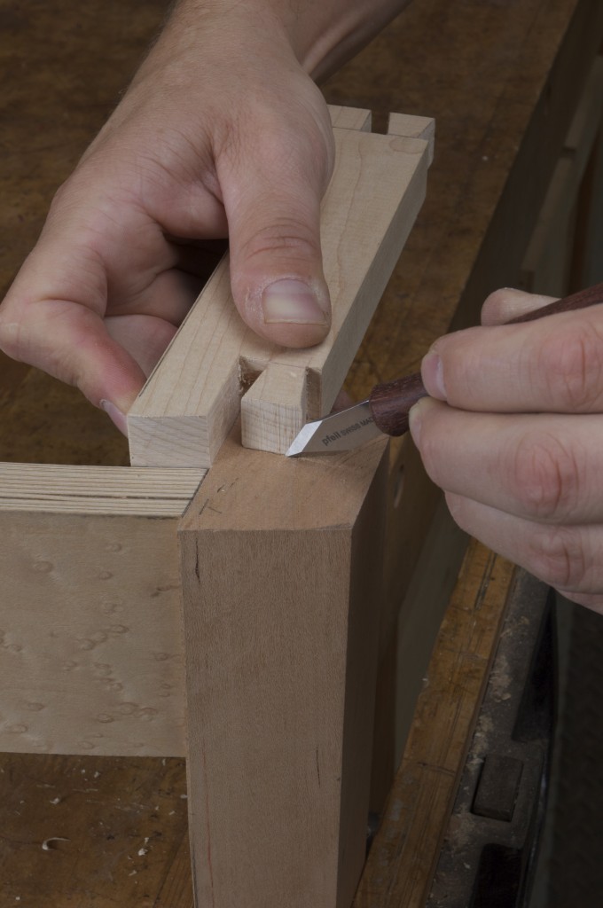 Installing a Drawer Stretcher | Popular Woodworking