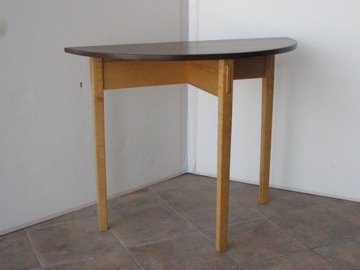 Half-Round Table | Popular Woodworking
