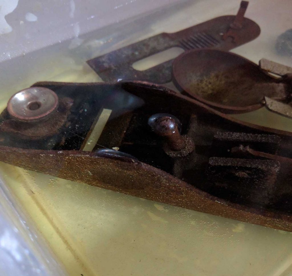 Remove Rust From an Old Hand Plane With Citric Acid | Popular Woodworking